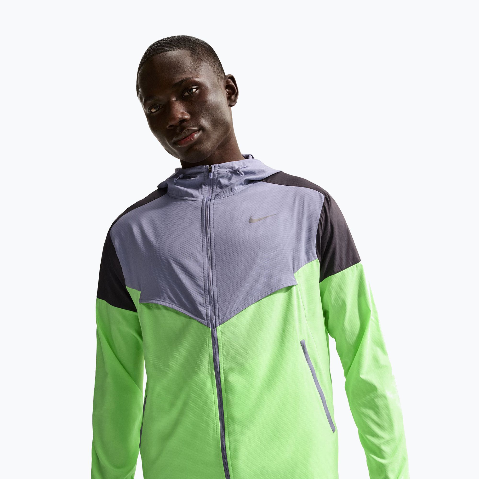 Vyriška bėgimo striukė Nike Impossibly Light Windrunner smoke grey/wolf ...